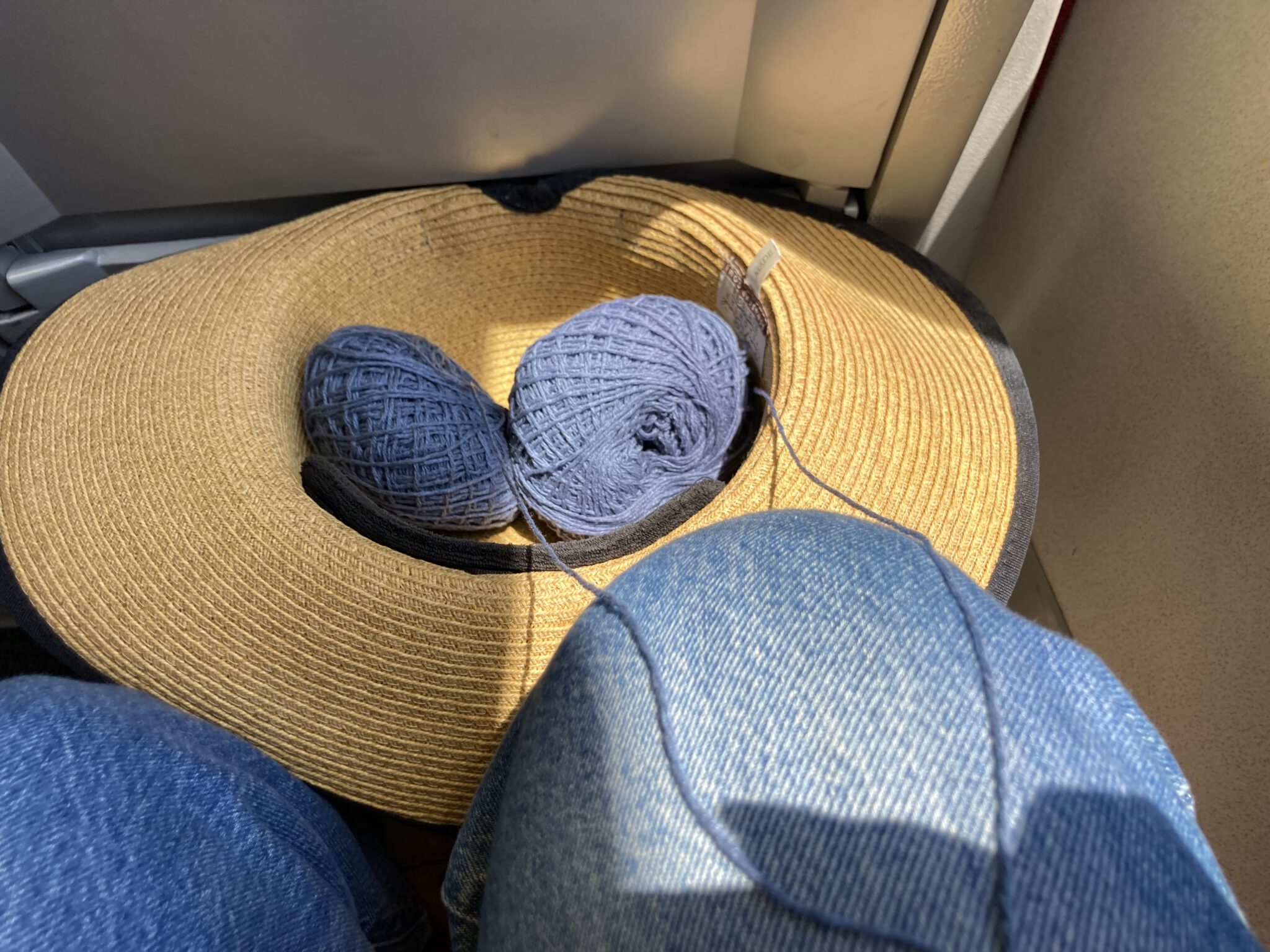 Knitting On The Go - Knitandnote