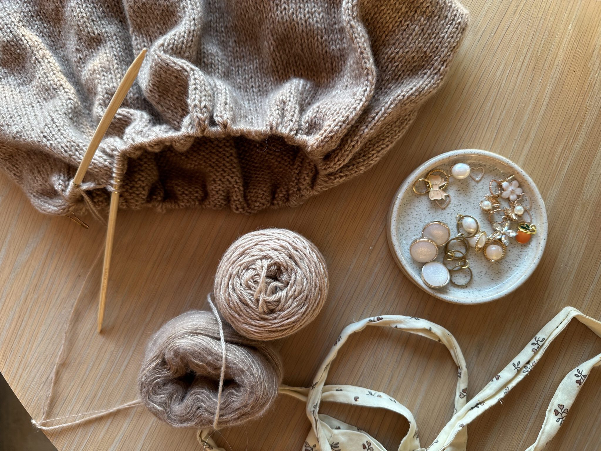 Easy knitting projects for beginners - Knitandnote